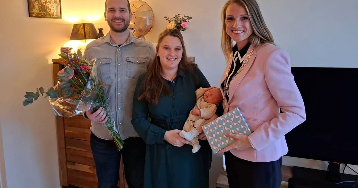 Daan van de Bunt krijgt bezoek van burgemeester De Jonge