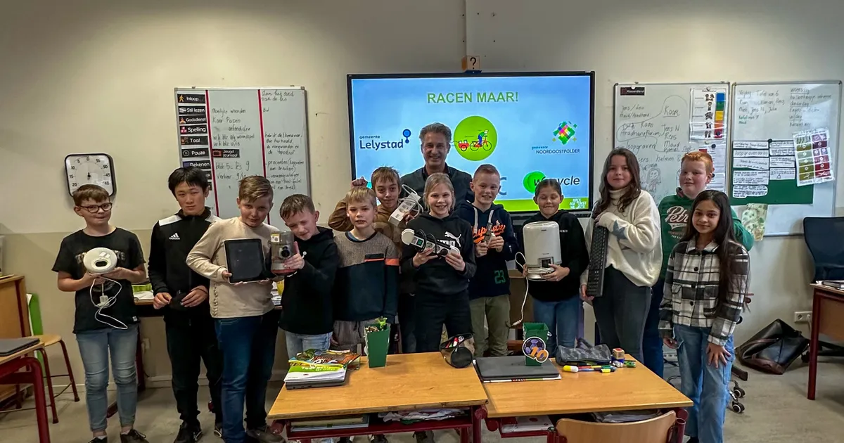 Kinderen aan de slag met elektronisch afval tijdens E-waste Race