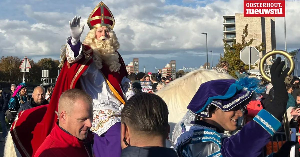 Sinterklaas zet weer voet op Oosterhoutse bodem