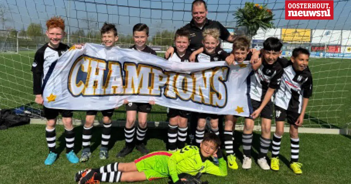 VVO JO10-1 ongeslagen kampioen na thriller tegen SCO