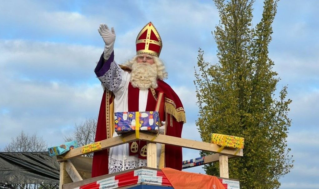Hij komt, hij komt, die lieve goede Sint