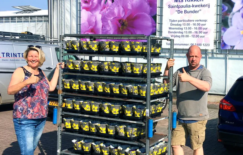 Bezoekers Huiskamer van Elst verrast met plant en warme groet