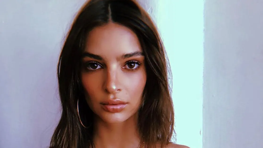 Emily Ratajkowski: "Deze artiest heeft mij aangerand tijdens shoot" (VIDEO)