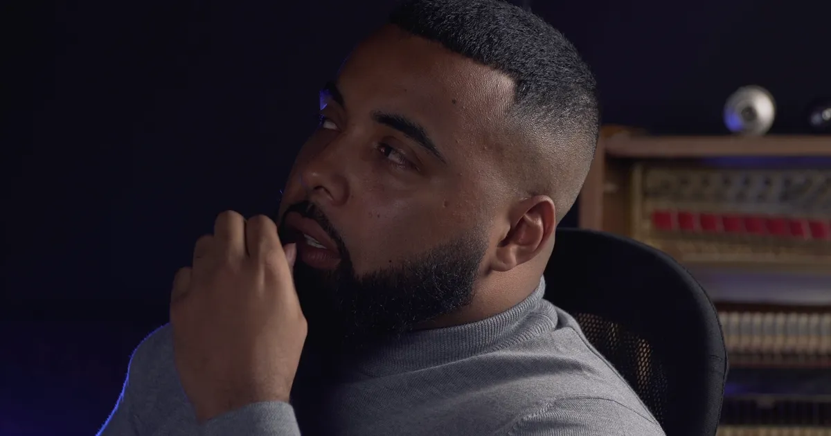 Mula B onthult hoe LouiVos werd neergestoken: 'Ik ving hem op en keek ...