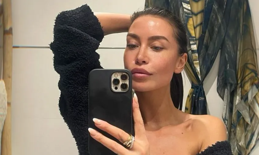 Jaimie Vaes deelt pikante foto vanuit badkamer (FOTO)