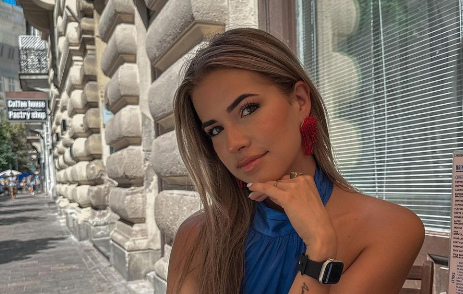 Jade Anna toont prachtige lichaam in lingerie-shoot (BEELDEN)