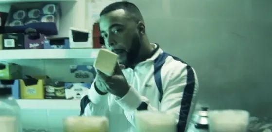 Videoclip: Mula B X LouiVos - Juice.