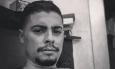 Rapper DinDin deelt een lijst van rappers waar hij nog mee wilt gaan ...