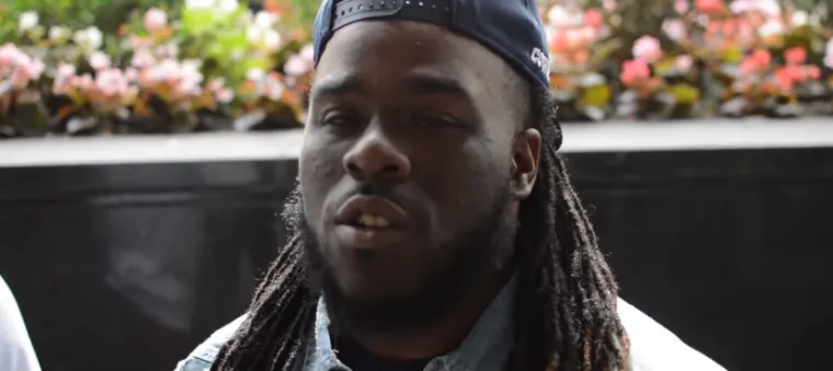 De mannen die de ketting van 22 Savage (Young 22) hebben gestolen doen ...