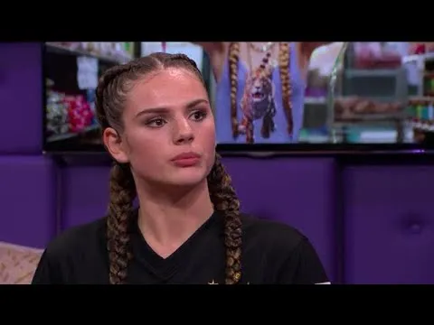 (TERUGKIJKEN) Famke Louise praat bij RTL Late Night over Op Me Monnie