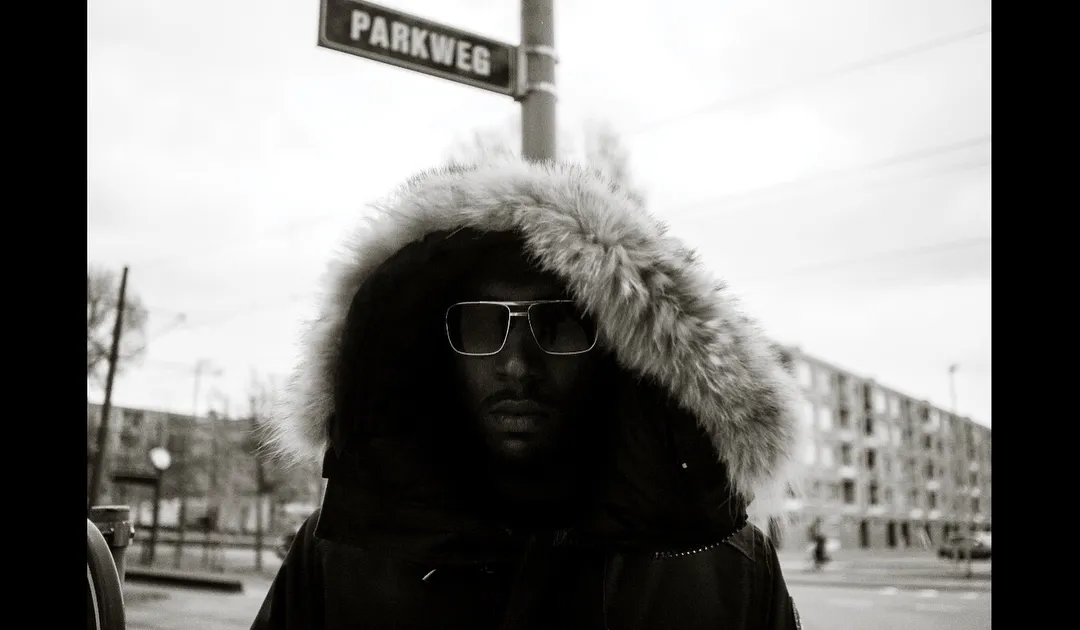 Momi - Je Moet Weten