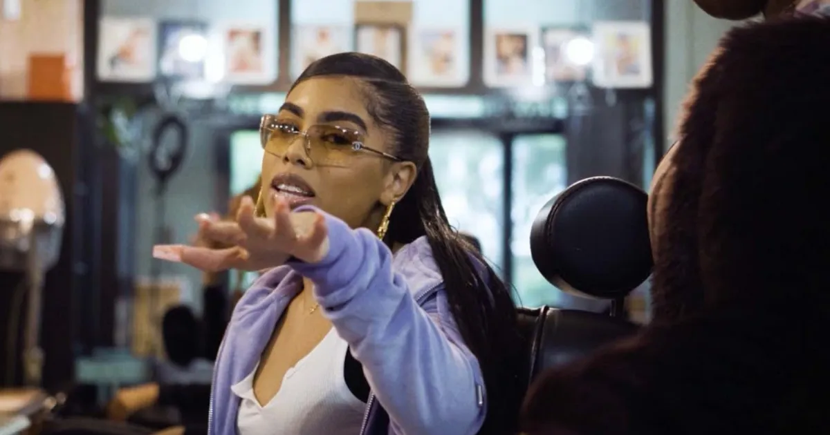 Kraaiennest talent Reanny dropt nieuwe track 'Goddess Flow'