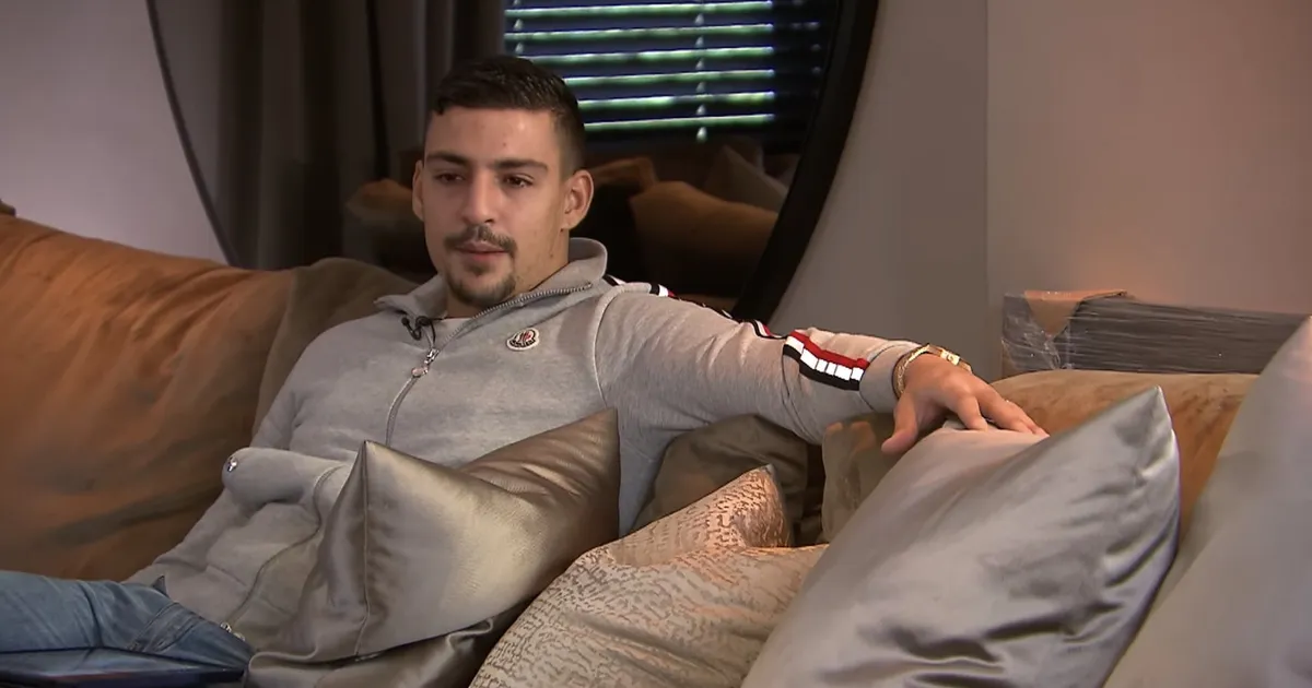 Boef beantwoordt vragen van kinderen