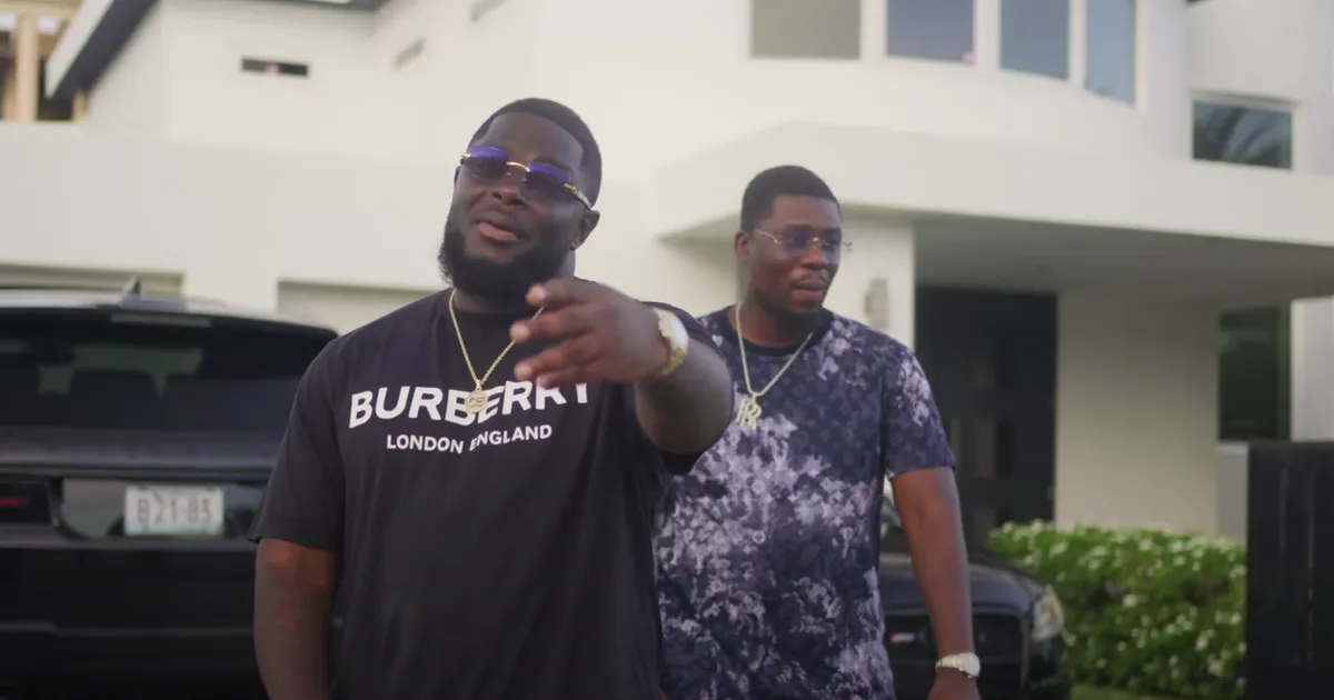 Platenlabel van Elia beëindigt samenwerking met Priceless & Rabby Racks