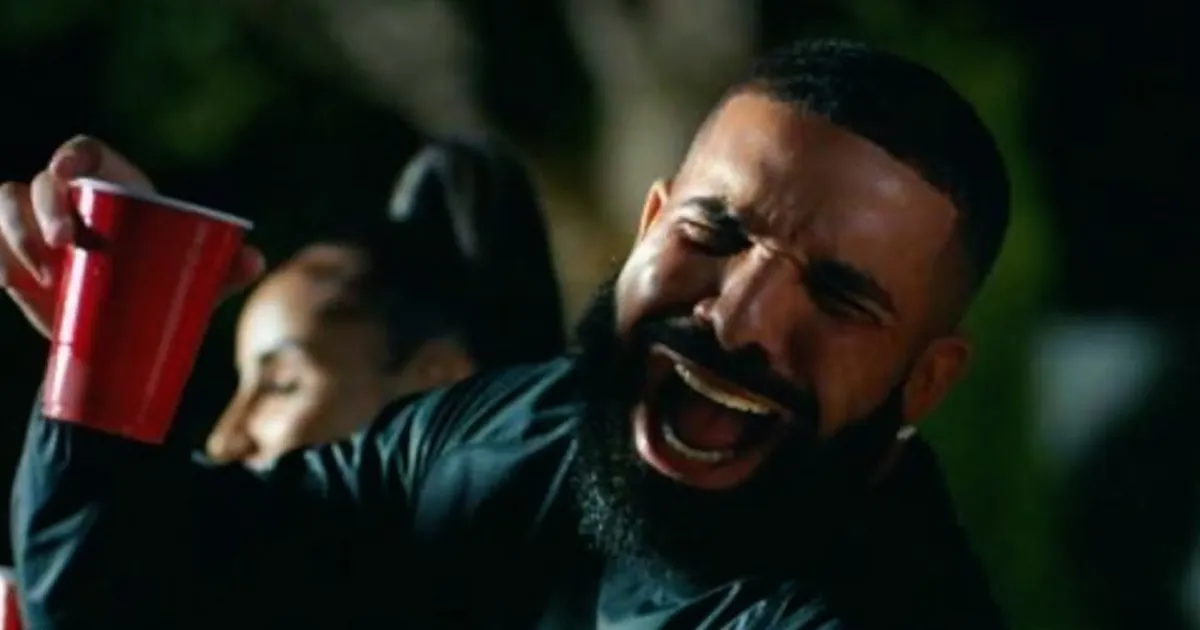 Drake en Nike komen met spraakmakende eigen twist op de slides trend