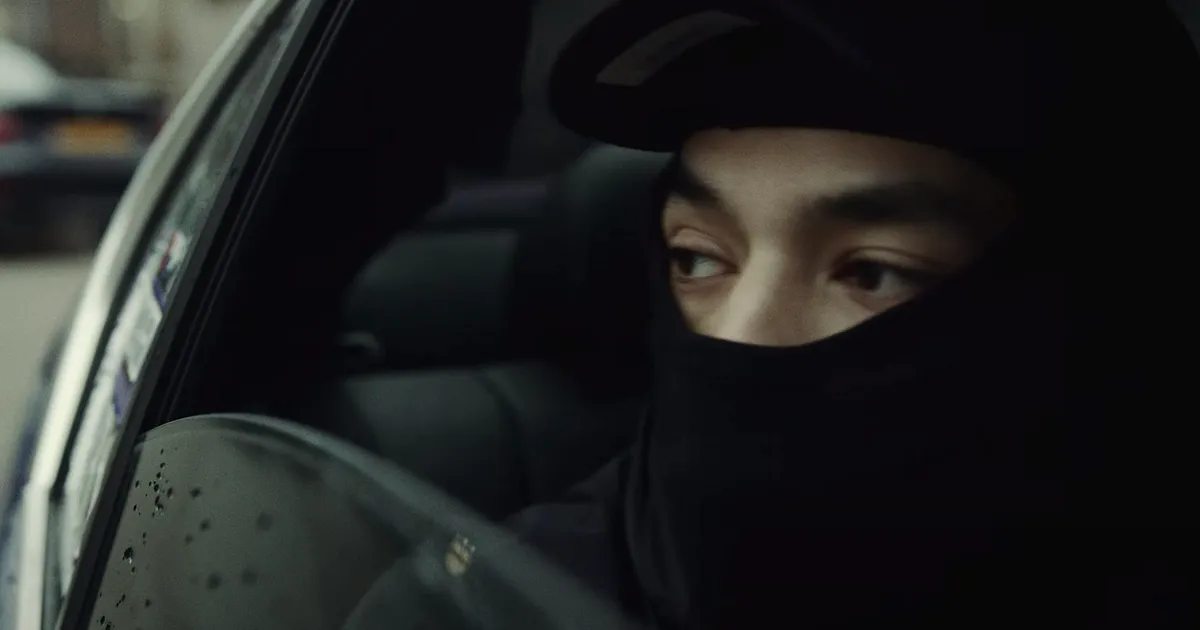 JoJo Air steekt Lil' Wayne en Bruno Mars hit in een nieuw jasje op 'Spiegel'