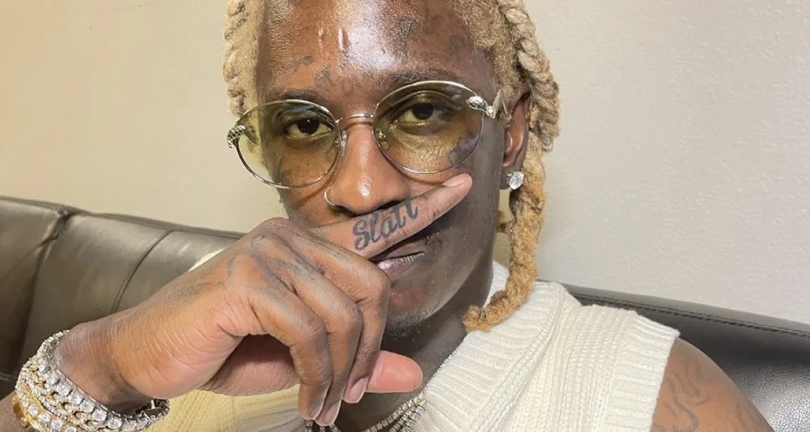 T.I. ontvangt zeldzame custom made horloge van Young thug