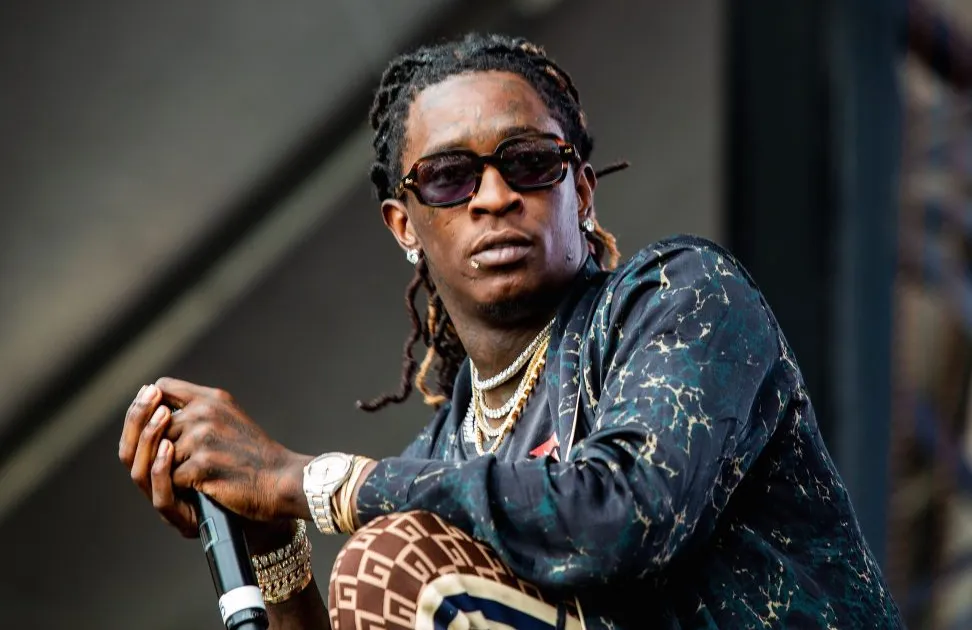 Fans van Young Thug maken zich na video vanuit de rechtszaal zorgen om ...