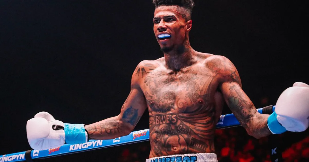 Scheidsrechter grijpt in nadat Blueface tiktok-ster Ed Matthews alle ...