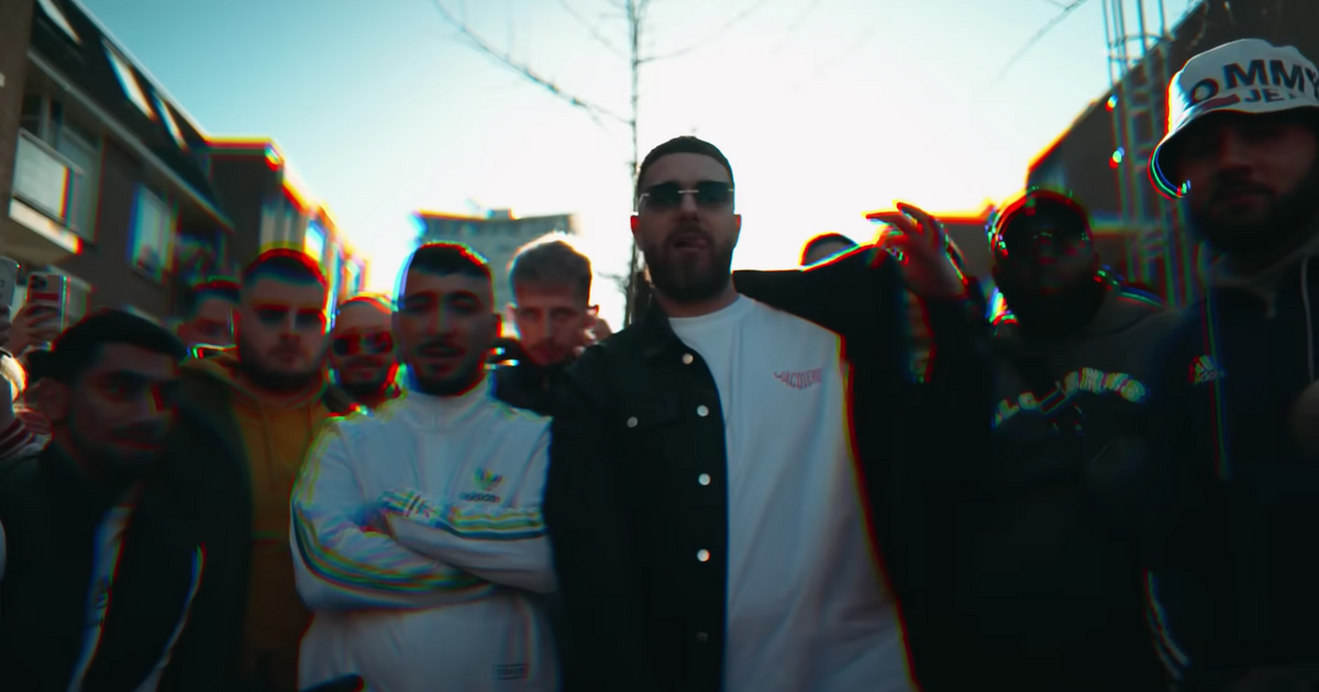 Turkse zangeres haalt op racistische wijze uit naar rappers en hiphop ...
