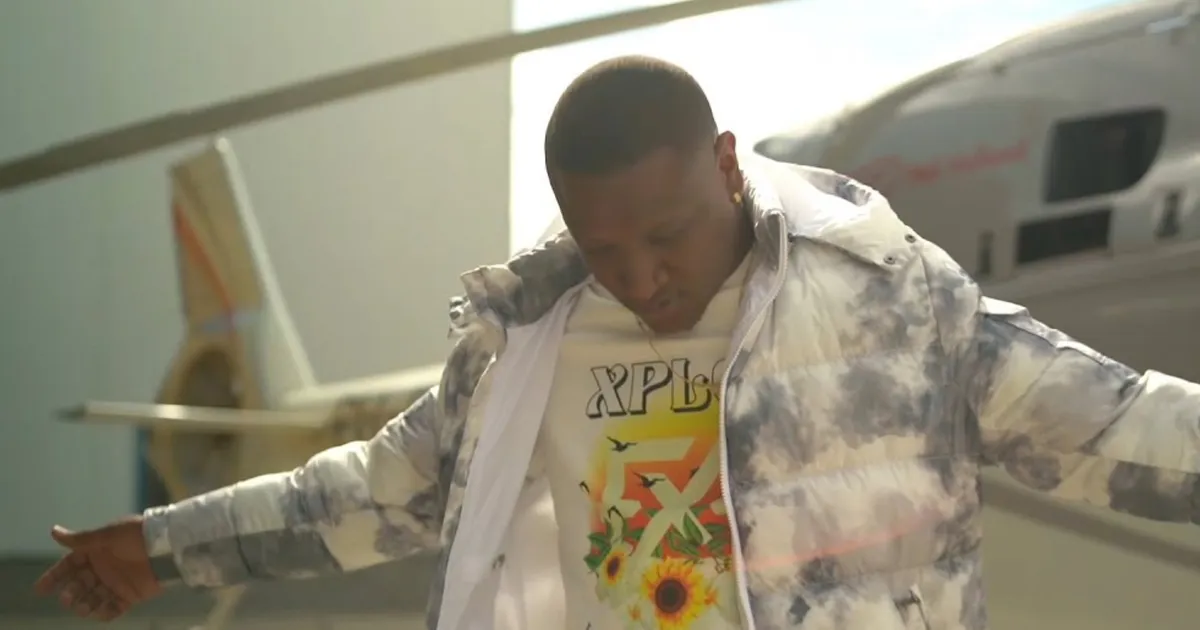 Een jaar na zijn dood eren nabestaanden Boechi met nieuwe video ...