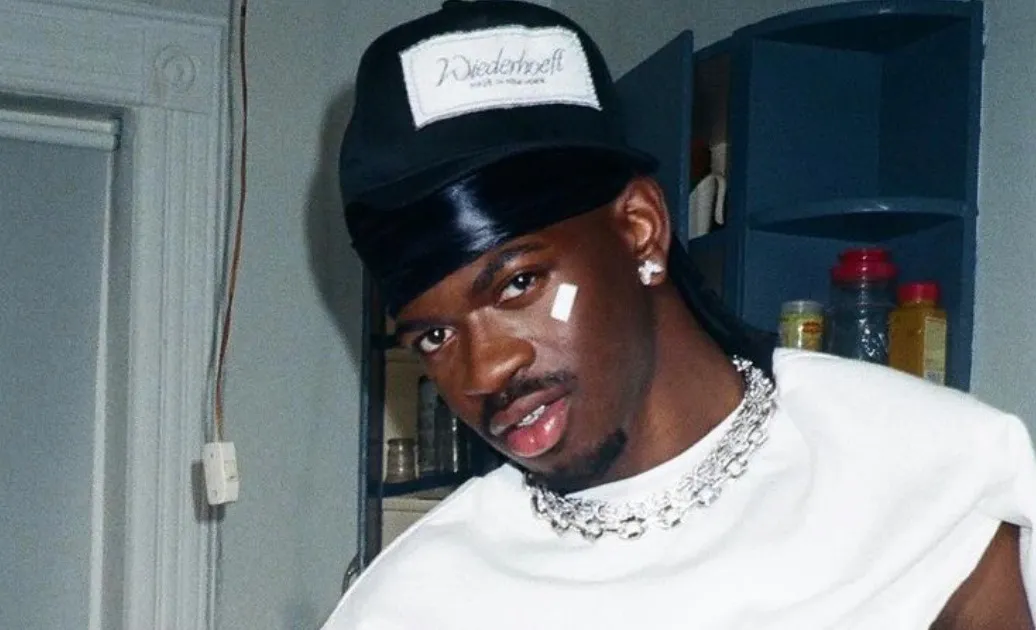 Twee jaar na de eerste snippet dropt Lil Nas X de langverwachte track ...