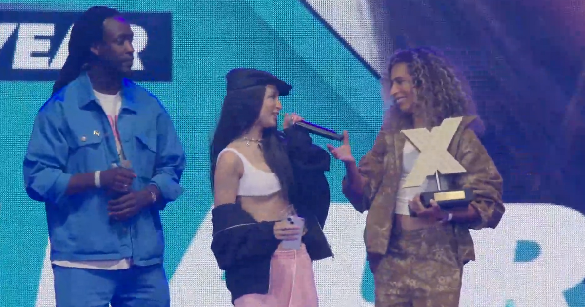 Adje wint eerste Legend Award bij FunX Music Awards, ook CHO, Jonna ...