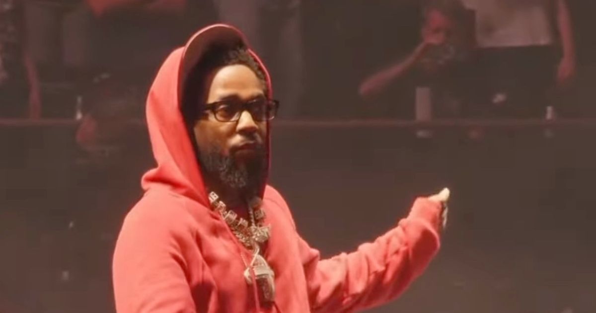 Juwelier uit New York biedt Kendrick Lamar een replica aan van ...