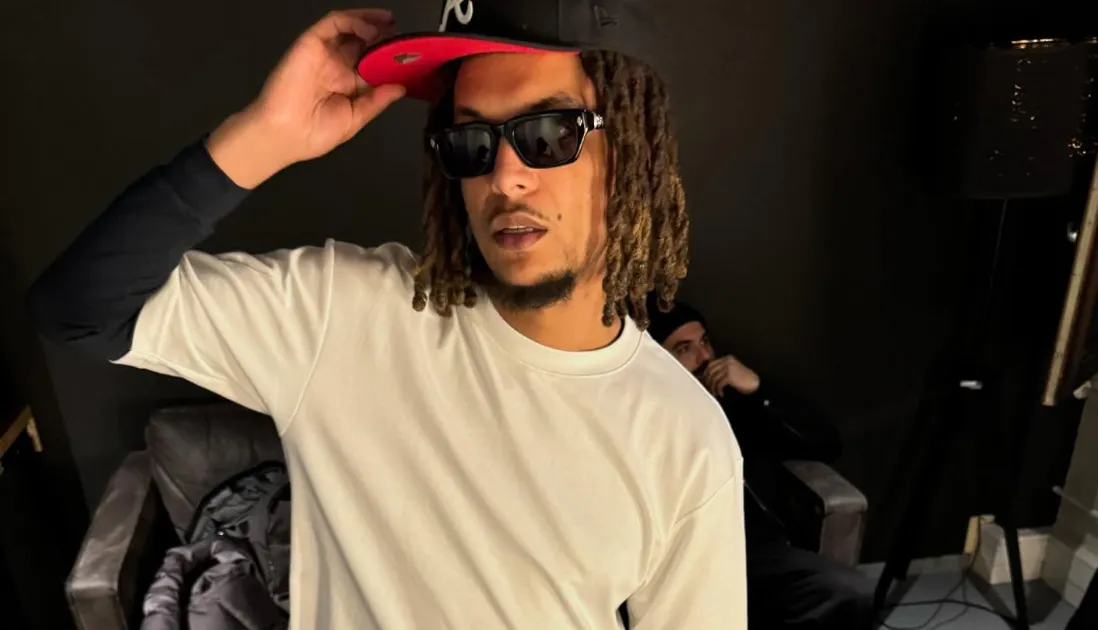 Ronnie Flex maakt reis door zijn carrière met indrukwekkende SDL trailer