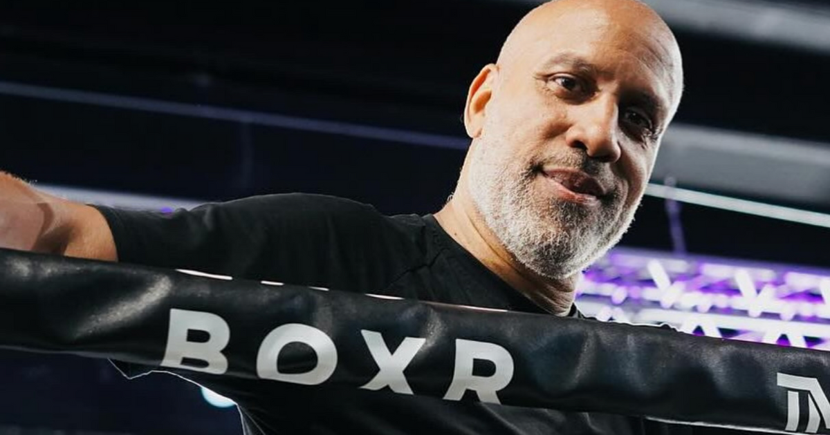 Meerdere vechters eren de dit weekend overleden trainer Michael Babb op ...