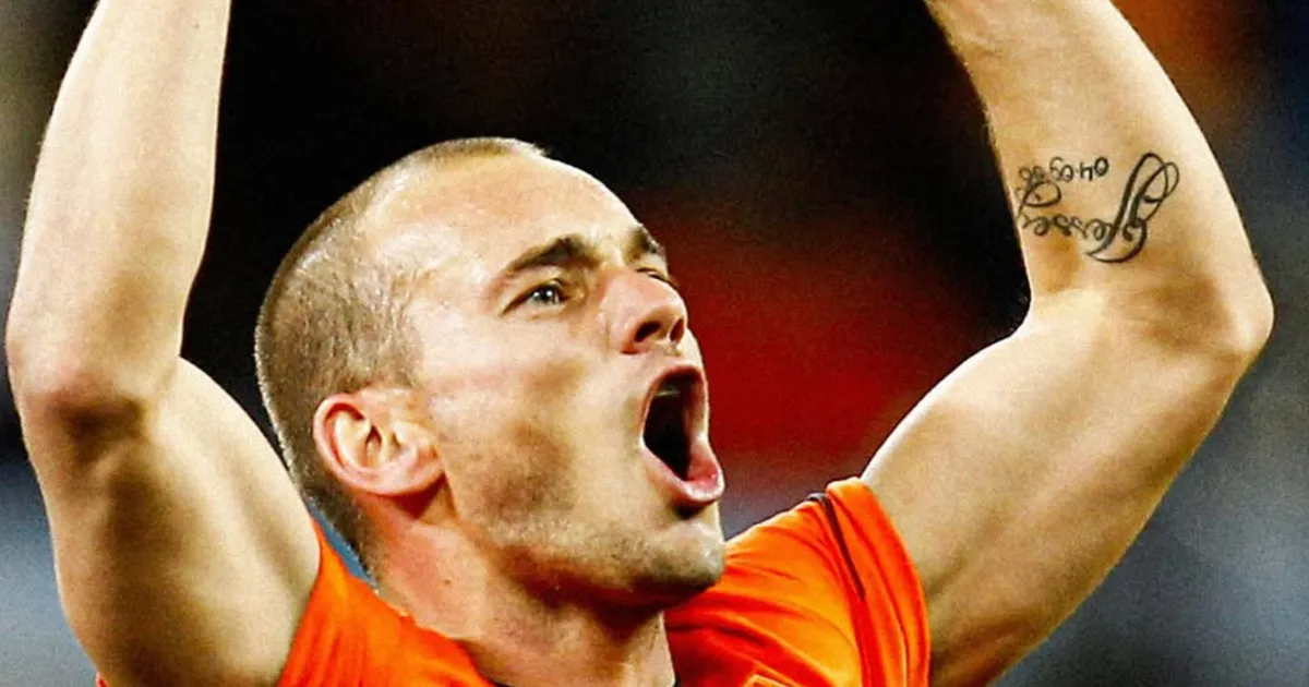 Wesley Sneijder haalt uit naar Rico Verhoeven en hoopt dat hij van zijn troon wordt gestoten ...