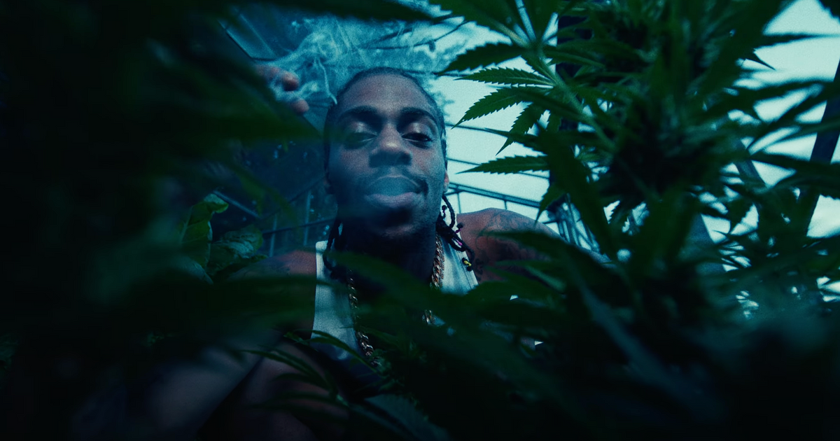 Dopebwoy en Russ Millions droppen video voor tweede samenwerking 'Hit ...