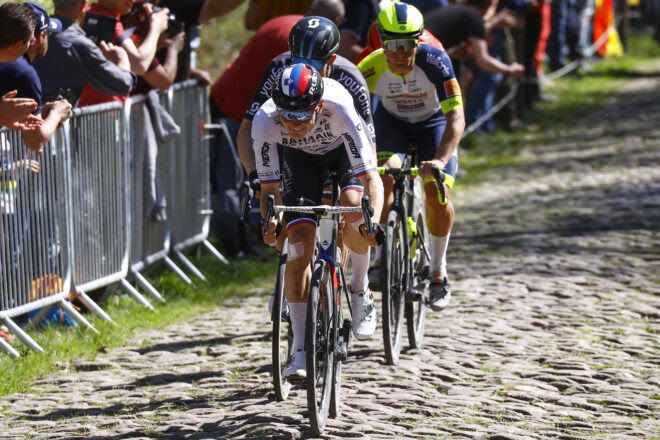 Flammen treffen das Herz von Paris–Roubaix: Kultrestaurant L’Arbre ...