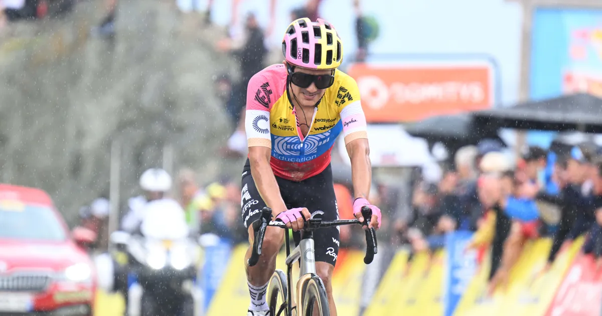 "Hier kann ich befreit fahren" - Richard Carapaz über seine "freie ...