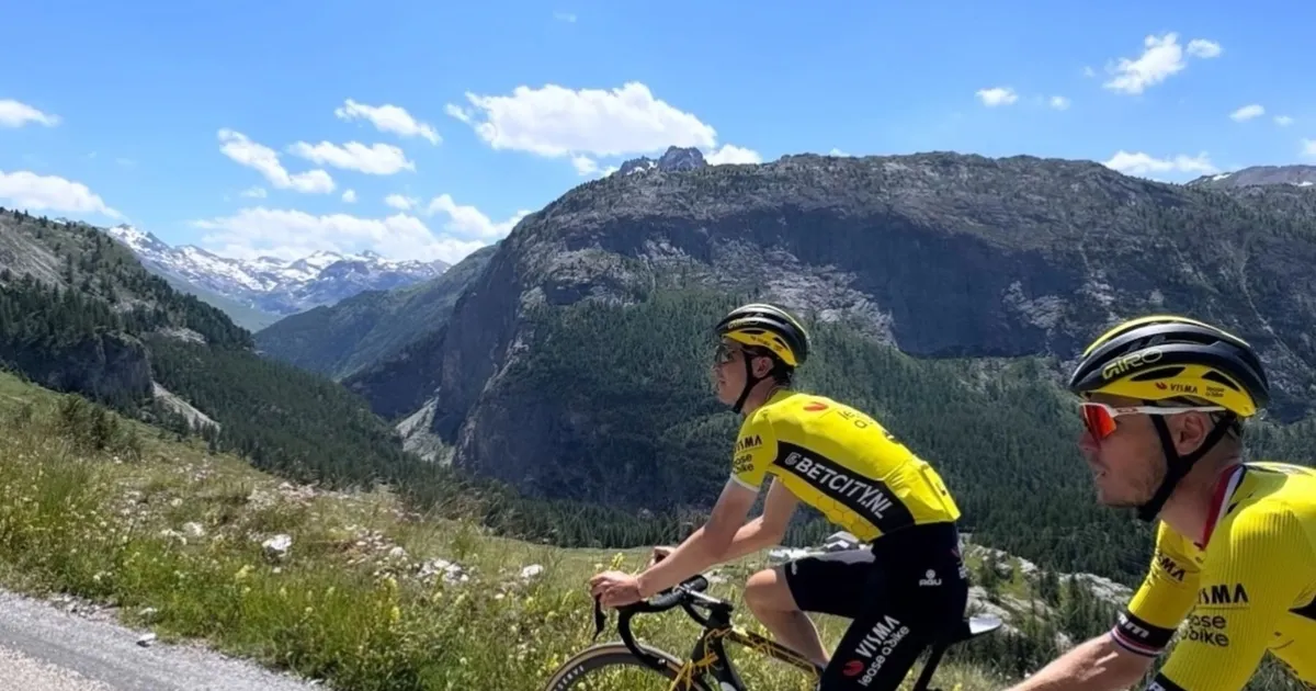 Sepp Kuss, Robert Gesink und Dylan van Baarle trainieren in der Höhe ...