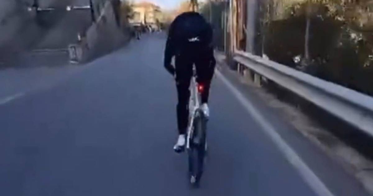 VIDEO | Tadej Pogacar trainiert am Poggio di Sanremo