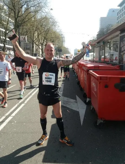 Venlonaar Danny loopt marathon voor overleden dochtertje