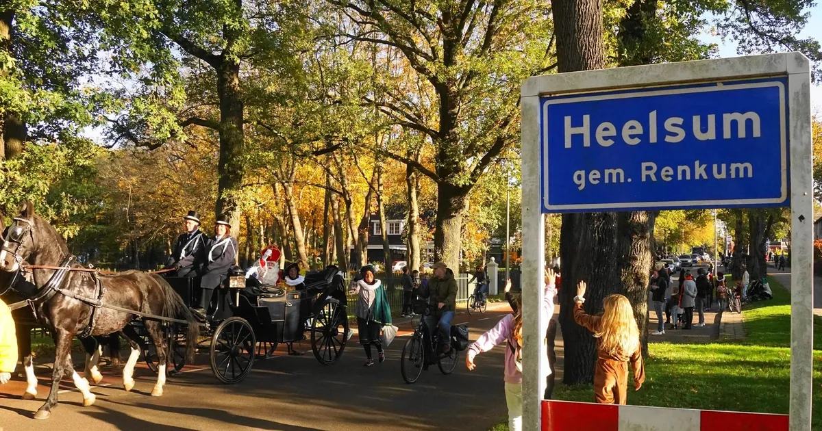 Sinterklaas maakt zijn intocht door Heelsum
