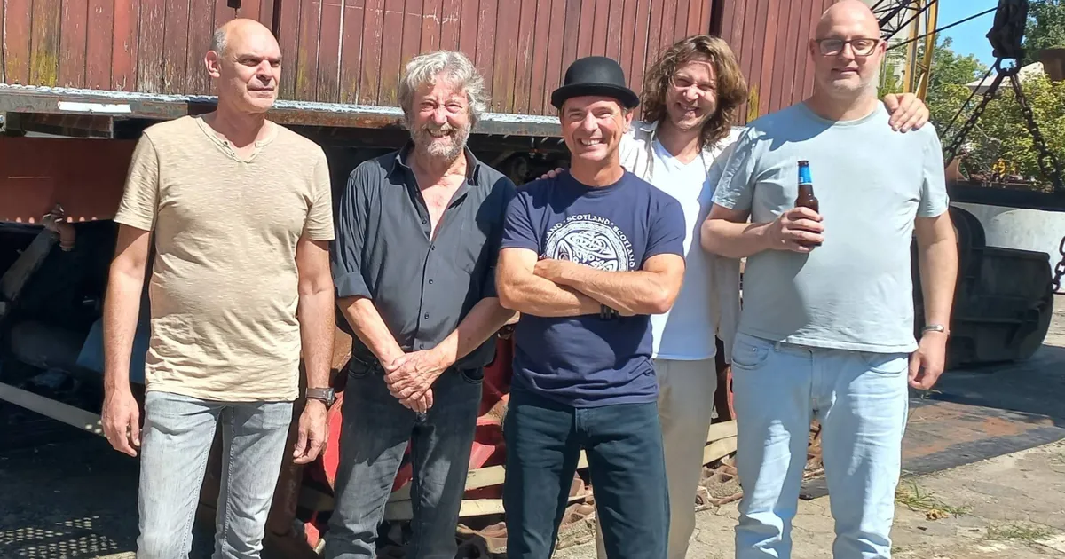 Doelum Live: KicK some KinKs