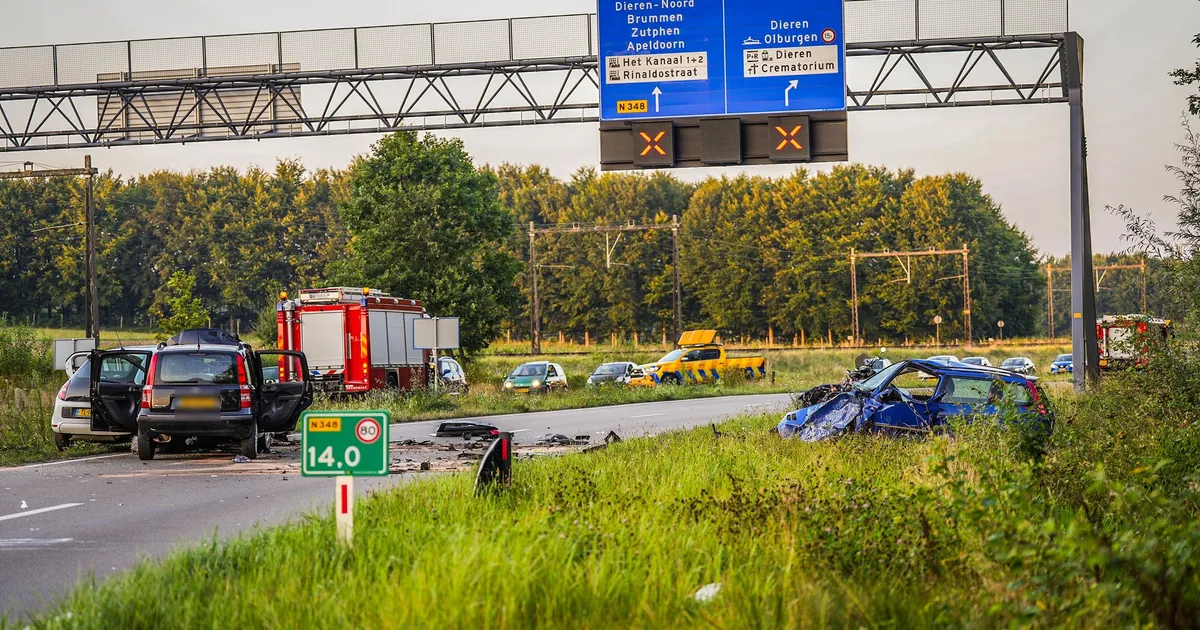 Ernstig ongeval op de N348 bij Dieren: Twee zwaargewonden door spookrijder