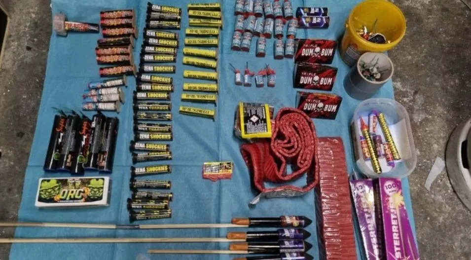 Politie ontdekt tientallen kilo's zelfgemaakt vuurwerk in Haelen