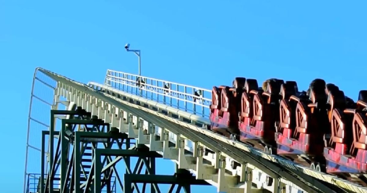 Grote paniek in Efteling, achtbaan stopt ermee op 29 meter hoogte