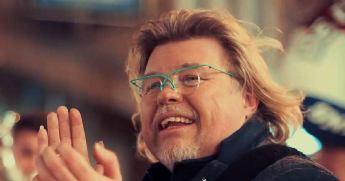 Management René Karst deelt informatie over het afscheid van de zanger