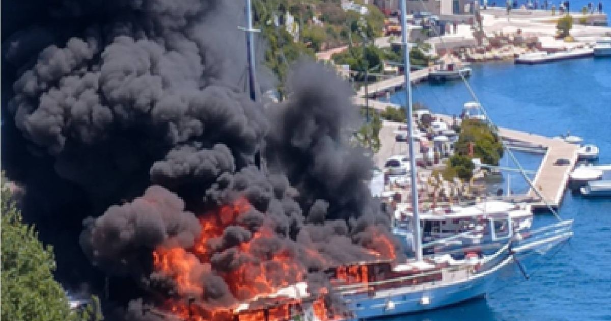 Enorme brand uitgebroken op toeristenboten in Griekenland