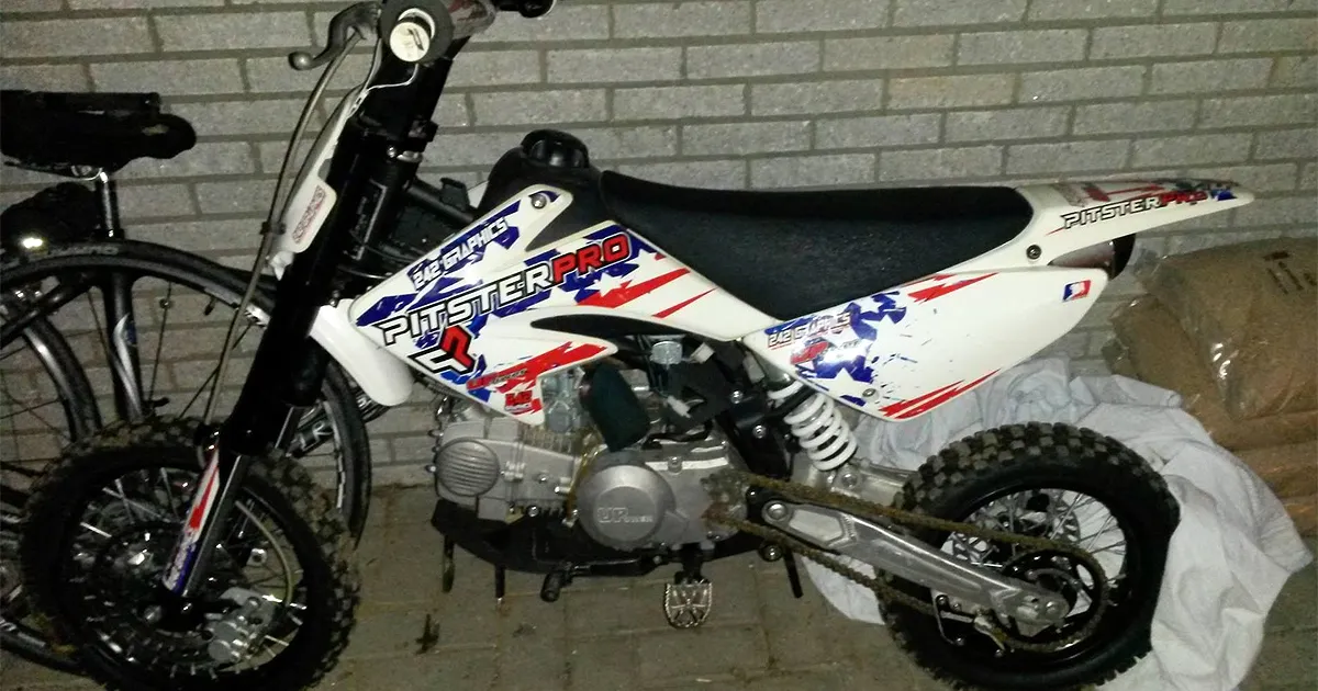 Politie 'steelt' cross-brommer