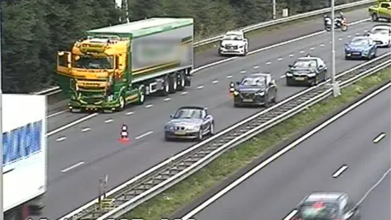 File op A2 en A73 na ongeluk met vrachtauto’s
