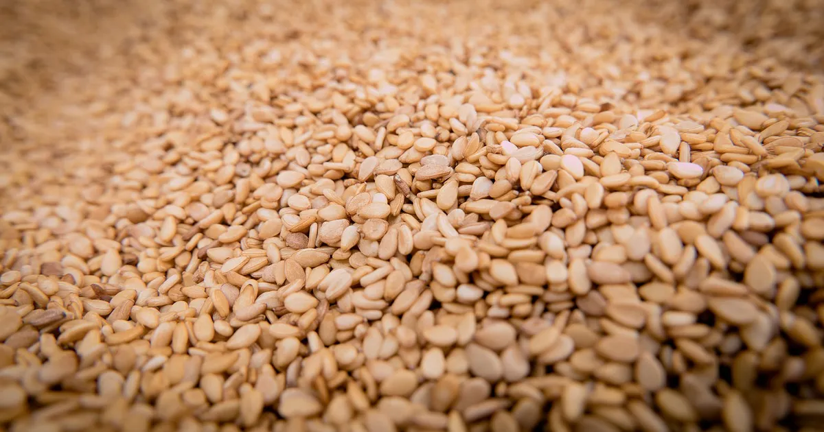 Supermarkten halen deel van producten met sesam uit de schappen