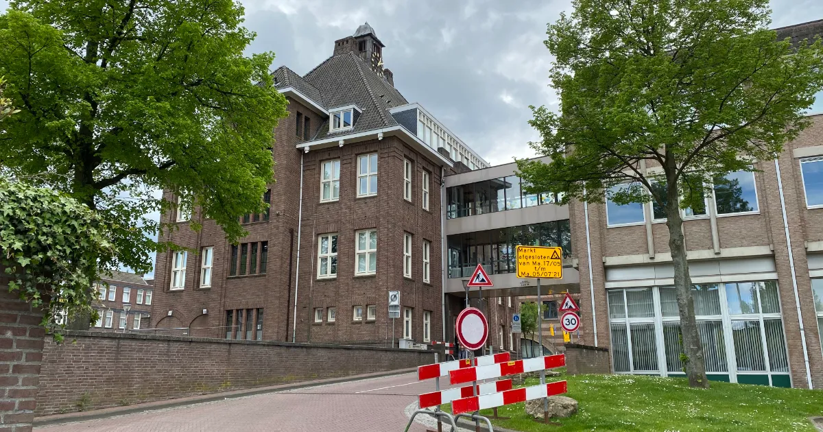 Parkeerterrein Markt Geleen tijdelijk te bereiken via Annastraat