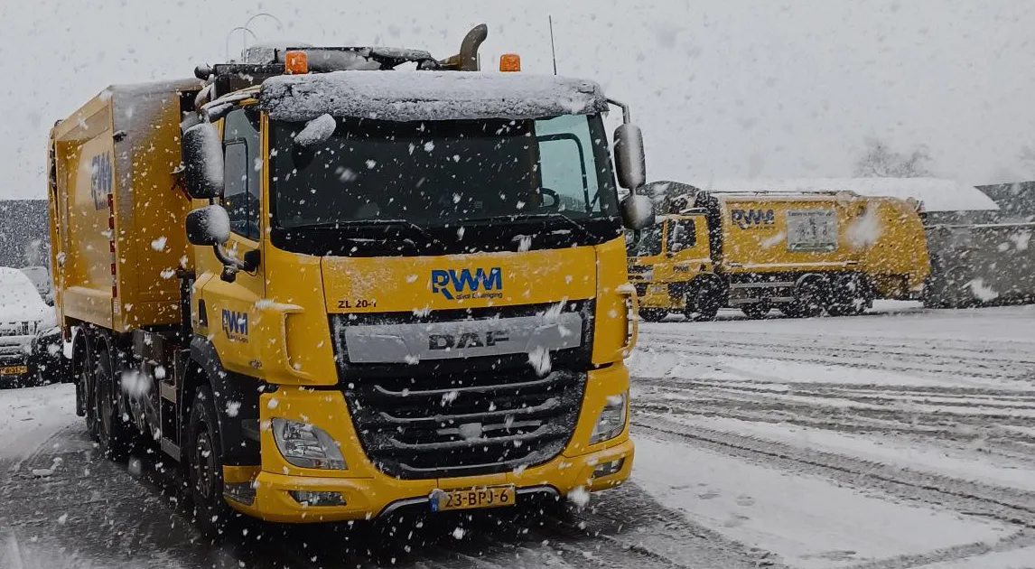 RWM haalt vandaag geen oud papier en kerstbomen op vanwege gladheid