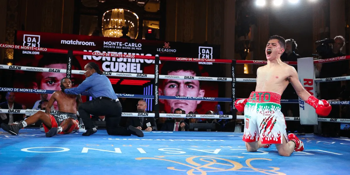 Undertippet bokser bliver verdensmester med overraskende knockout